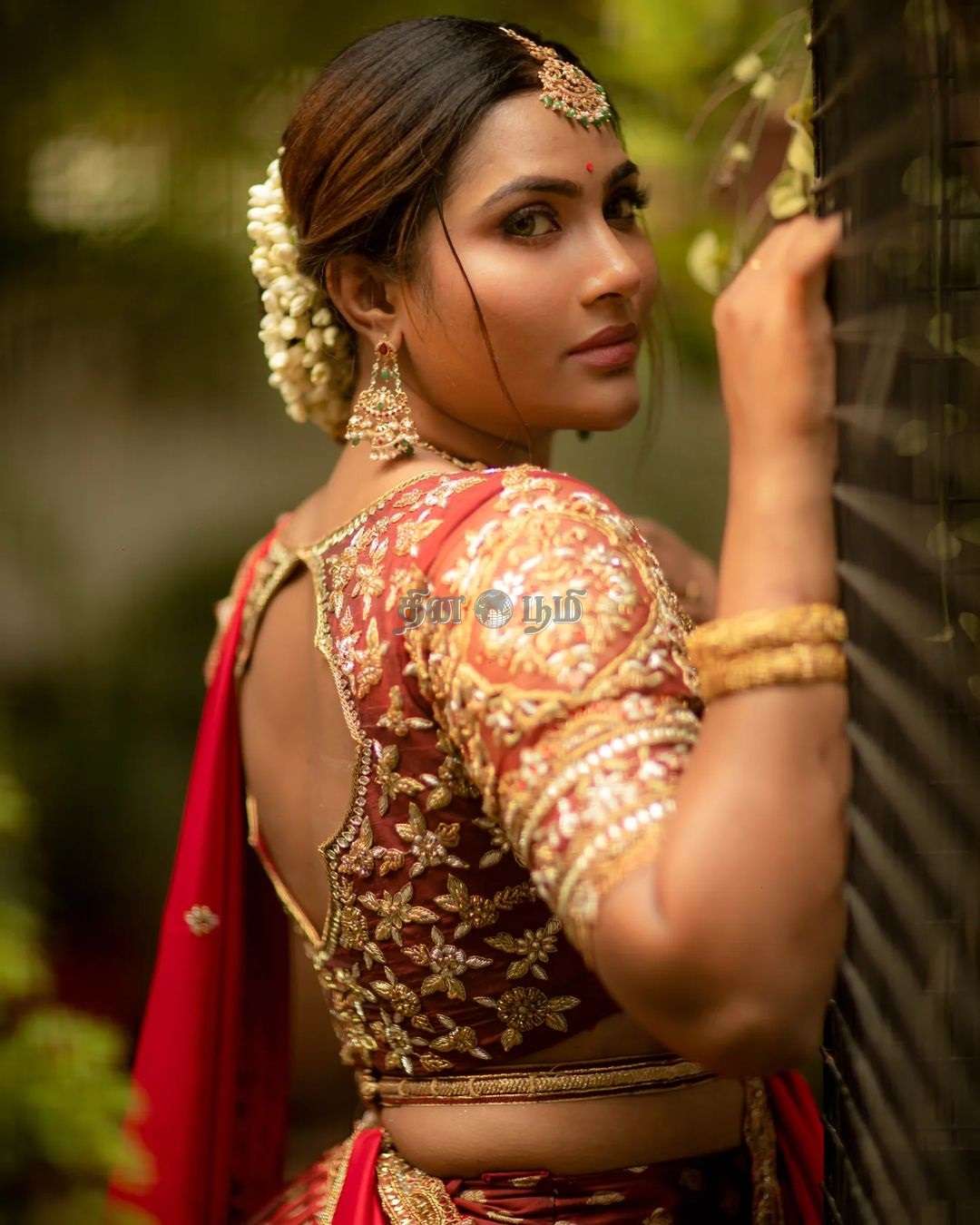 Sizzling Pics Of Actress Myna Nandhini | தின பூமி